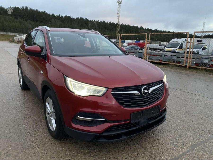 Red Opel Grandland X 2018 in Vilnius, with an engine capacity of 1.20 L and mileage of 228 thousand km for 8200 €, photo 6 on AUTOMOTO.COM.LV