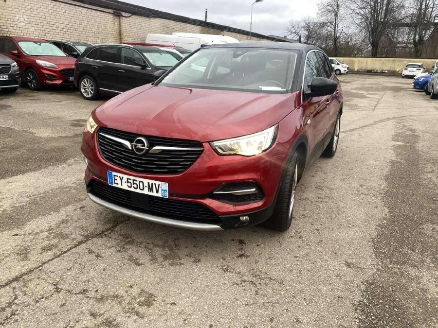 Red Opel Grandland X 2018 in Taurage, with an engine capacity of 1.56 L and mileage of 178 thousand km for 9900 €, photo 1 on AUTOMOTO.COM.LV