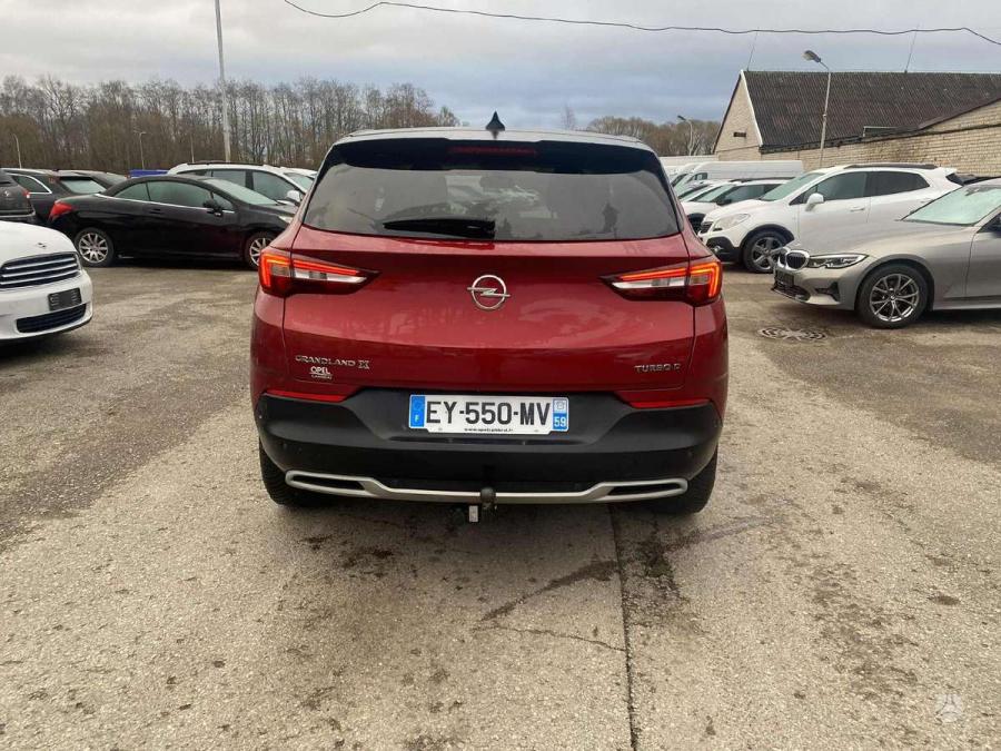 Red Opel Grandland X 2018 in Taurage, with an engine capacity of 1.56 L and mileage of 178 thousand km for 9900 €, photo 4 on AUTOMOTO.COM.LV