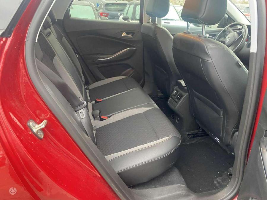 Red Opel Grandland X 2018 in Taurage, with an engine capacity of 1.56 L and mileage of 178 thousand km for 9900 €, photo 13 on AUTOMOTO.COM.LV