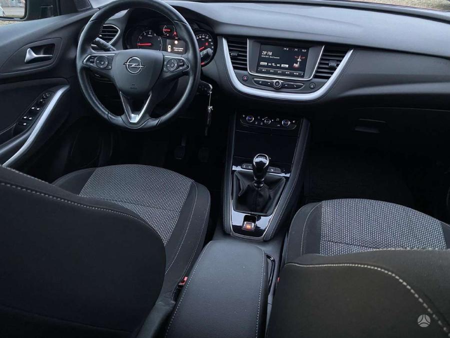 Sarkans Opel Grandland X 2018 Viļņa, ar dzinēja tilpumu 1.20 L un nobraukumu 228 tūkst. km par 7550 €, foto 8 vietnē AUTOMOTO.COM.LV