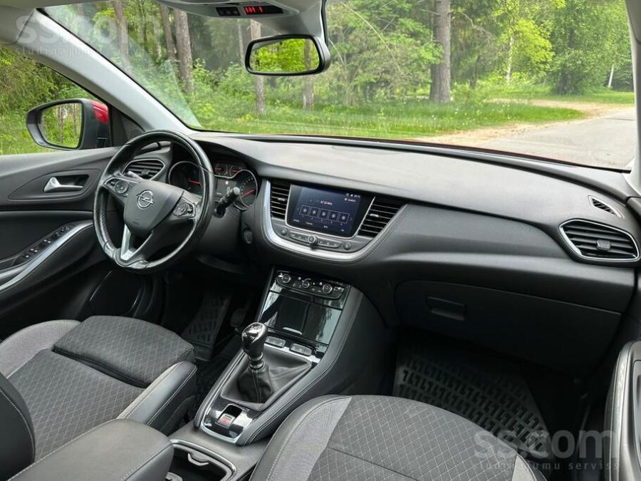 Красный Опель Grandland X 2018 в Рига, объемом двигателя 1.60 л и пробегом 160 тыс. км за 11770 €, фото 12 на AUTOMOTO.COM.LV