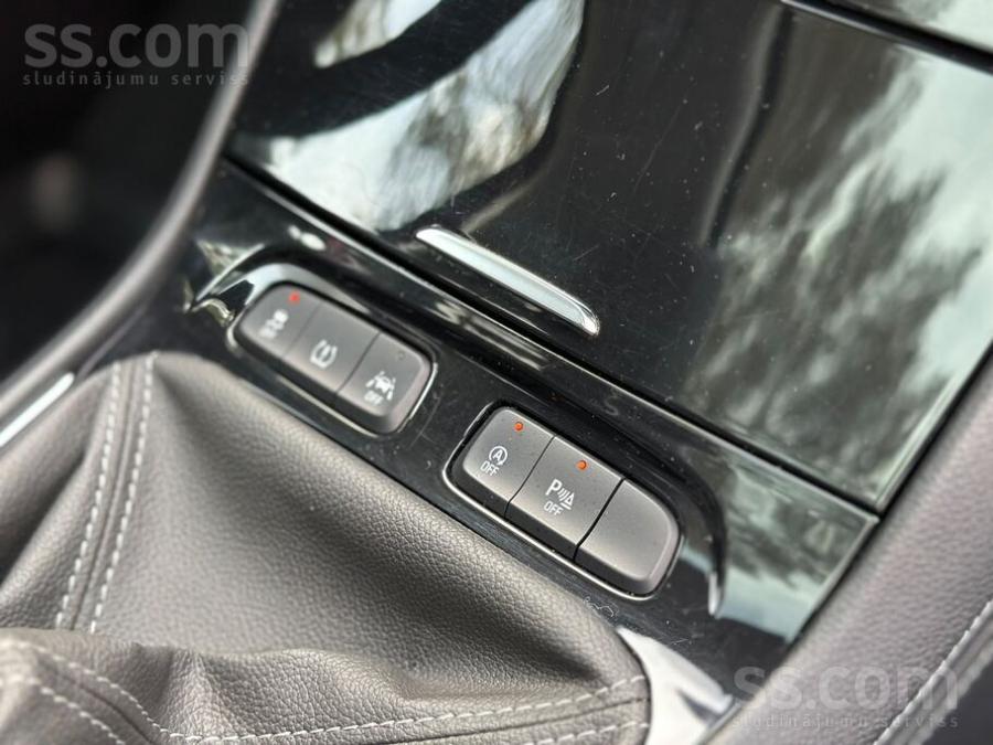 Красный Опель Grandland X 2018 в Рига, объемом двигателя 1.60 л и пробегом 160 тыс. км за 11770 €, фото 20 на AUTOMOTO.COM.LV