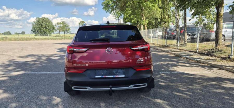 Red Opel Grandland X 2018 in Marijampole, with an engine capacity of 2.00 L and mileage of 172 thousand km for 10950 €, photo 5 on AUTOMOTO.COM.LV
