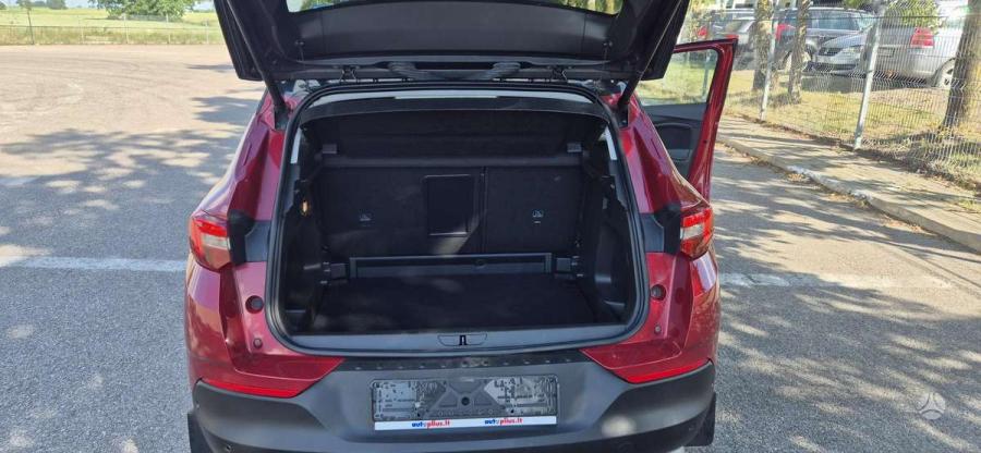 Red Opel Grandland X 2018 in Marijampole, with an engine capacity of 2.00 L and mileage of 172 thousand km for 10950 €, photo 15 on AUTOMOTO.COM.LV