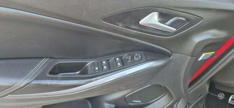 Red Opel Grandland X 2018 in Marijampole, with an engine capacity of 2.00 L and mileage of 172 thousand km for 10950 €, photo 23 on AUTOMOTO.COM.LV