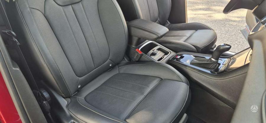 Red Opel Grandland X 2018 in Marijampole, with an engine capacity of 2.00 L and mileage of 172 thousand km for 10950 €, photo 32 on AUTOMOTO.COM.LV