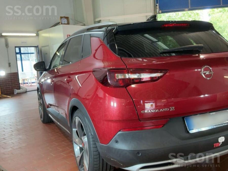 Красный Опель Grandland X 2018 в Тукумс, объемом двигателя 2.00 л и пробегом 237 тыс. км за 13700 €, фото 3 на AUTOMOTO.COM.LV