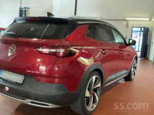Красный Опель Grandland X 2018 в Тукумс, объемом двигателя 2.00 л и пробегом 237 тыс. км за 13700 €, фото 5 на AUTOMOTO.COM.LV