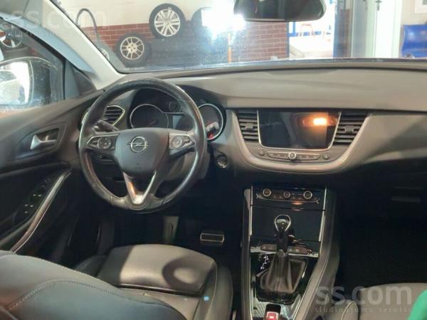 Red Opel Grandland X 2018 in Tukums, with an engine capacity of 2.00 L and mileage of 237 thousand km for 13700 €, photo 7 on AUTOMOTO.COM.LV
