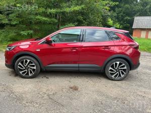Красный Опель Grandland X 2018 в Лиепая, объемом двигателя 1.60 л и пробегом 167 тыс. км за 10500 €, фото 3 на AUTOMOTO.COM.LV