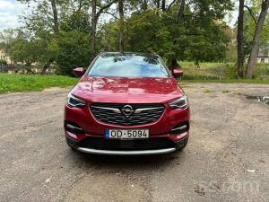 Красный Опель Grandland X 2018 в Лиепая, объемом двигателя 1.60 л и пробегом 167 тыс. км за 10500 €, фото 9 на AUTOMOTO.COM.LV