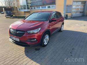 Red Opel Grandland X 2019 in Riga, with an engine capacity of 1.20 L and mileage of 80 thousand km for 14700 €, photo 4 on AUTOMOTO.COM.LV