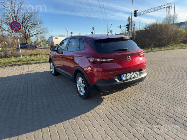 Red Opel Grandland X 2019 in Riga, with an engine capacity of 1.20 L and mileage of 80 thousand km for 14700 €, photo 5 on AUTOMOTO.COM.LV
