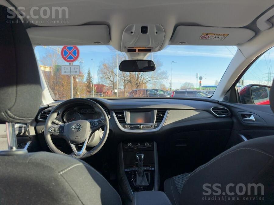 Red Opel Grandland X 2019 in Riga, with an engine capacity of 1.20 L and mileage of 80 thousand km for 14700 €, photo 7 on AUTOMOTO.COM.LV