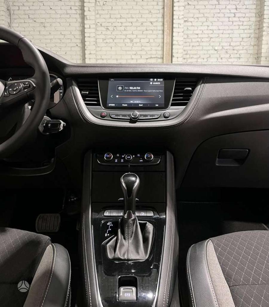 Red Opel Grandland X 2020 in Klaipeda, with an engine capacity of 1.50 L and mileage of 179 thousand km for 10999 €, photo 25 on AUTOMOTO.COM.LV