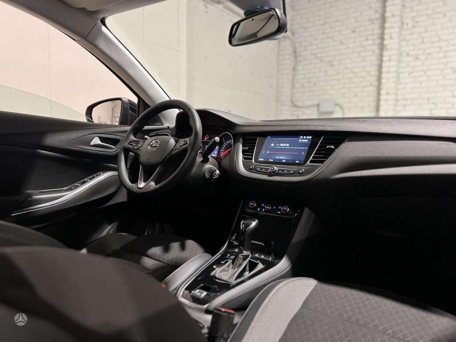 Red Opel Grandland X 2020 in Klaipeda, with an engine capacity of 1.50 L and mileage of 179 thousand km for 10999 €, photo 26 on AUTOMOTO.COM.LV