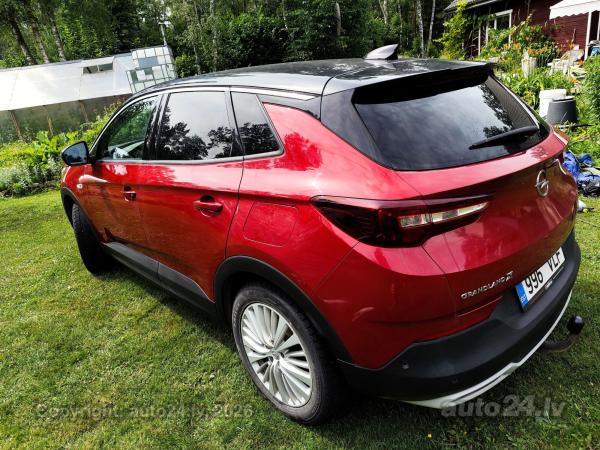 Red Opel Grandland X 2021 in Kuressaare, with an engine capacity of 1.60 L and mileage of 74 thousand km for 18900 €, photo 2 on AUTOMOTO.COM.LV