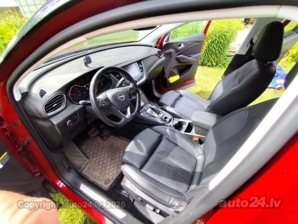 Red Opel Grandland X 2021 in Kuressaare, with an engine capacity of 1.60 L and mileage of 74 thousand km for 18900 €, photo 5 on AUTOMOTO.COM.LV