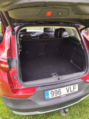 Red Opel Grandland X 2021 in Kuressaare, with an engine capacity of 1.60 L and mileage of 74 thousand km for 18900 €, photo 9 on AUTOMOTO.COM.LV