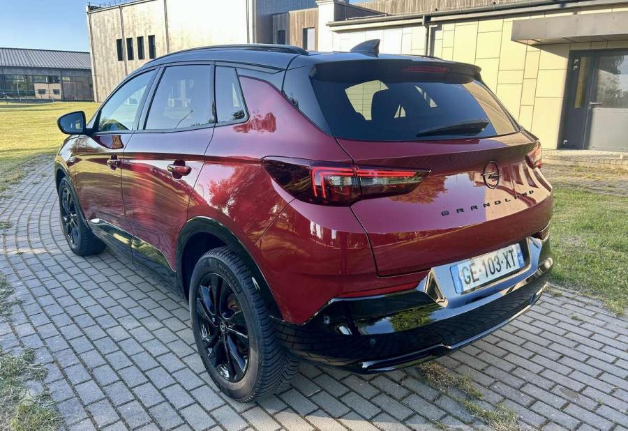 Красный Опель Grandland X 2022 в Таураге, объемом двигателя 1.50 л и пробегом 148 тыс. км за 14994 €, фото 4 на AUTOMOTO.COM.LV
