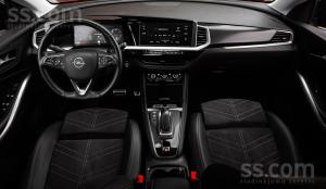 Red Opel Grandland X 2022 in Jelgava, with an engine capacity of 1.50 L and mileage of 0 thousand km for 17500 €, photo 11 on AUTOMOTO.COM.LV