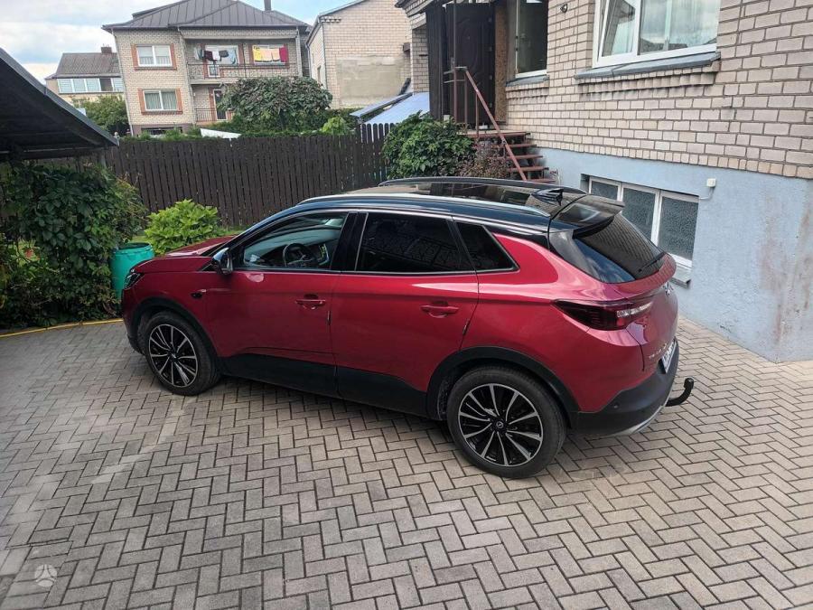 Red Opel Grandland X 2021 in Telschi, with an engine capacity of 0.00 L and mileage of 147 thousand km for 12500 €, photo 4 on AUTOMOTO.COM.LV