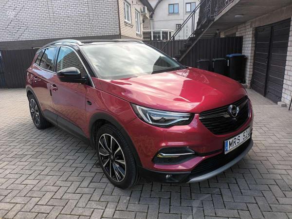 Red Opel Grandland X 2021 in Telschi, with an engine capacity of 0.00 L and mileage of 147 thousand km for 12500 €, photo 6 on AUTOMOTO.COM.LV