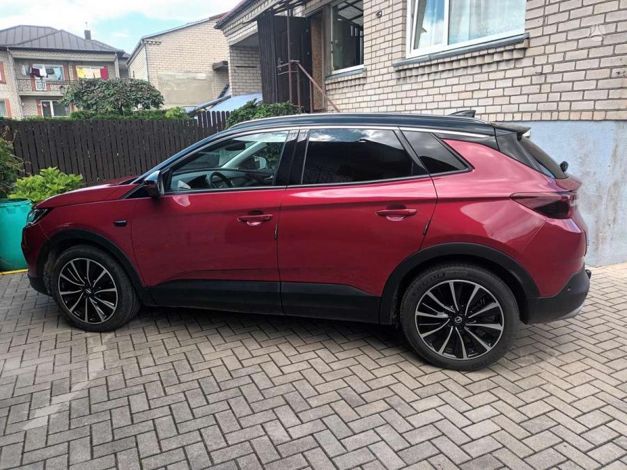 Red Opel Grandland X 2021 in Telschi, with an engine capacity of 0.00 L and mileage of 147 thousand km for 12500 €, photo 7 on AUTOMOTO.COM.LV