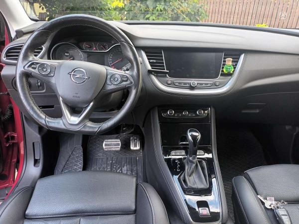 Red Opel Grandland X 2021 in Telschi, with an engine capacity of 0.00 L and mileage of 147 thousand km for 12500 €, photo 10 on AUTOMOTO.COM.LV
