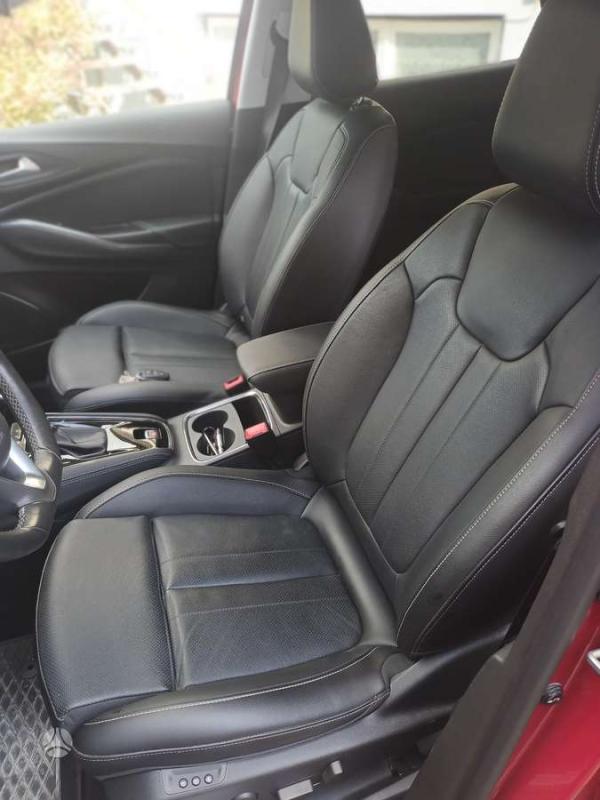 Red Opel Grandland X 2021 in Telschi, with an engine capacity of 0.00 L and mileage of 147 thousand km for 12500 €, photo 11 on AUTOMOTO.COM.LV