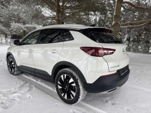 Balts Opel Grandland X 2018 Alīta, ar dzinēja tilpumu 1.20 L un nobraukumu 159 tūkst. km par 9900 €, foto 7 vietnē AUTOMOTO.COM.LV