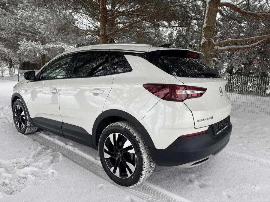 Balts Opel Grandland X 2018 Alīta, ar dzinēja tilpumu 1.20 L un nobraukumu 159 tūkst. km par 9900 €, foto 7 vietnē AUTOMOTO.COM.LV