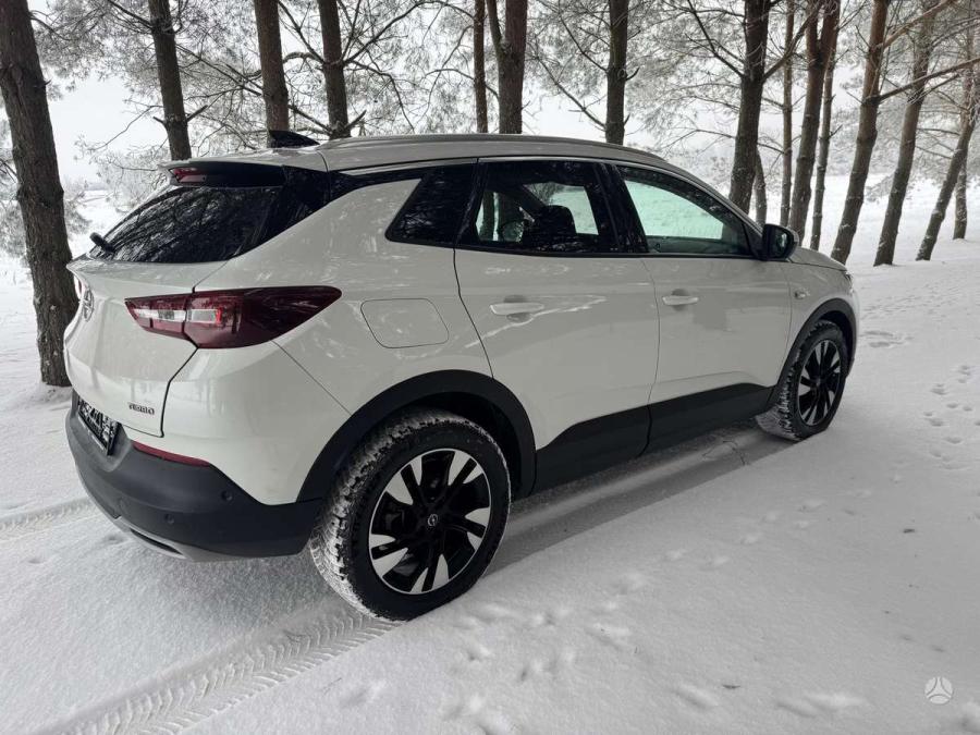Balts Opel Grandland X 2018 Alīta, ar dzinēja tilpumu 1.20 L un nobraukumu 159 tūkst. km par 9900 €, foto 10 vietnē AUTOMOTO.COM.LV