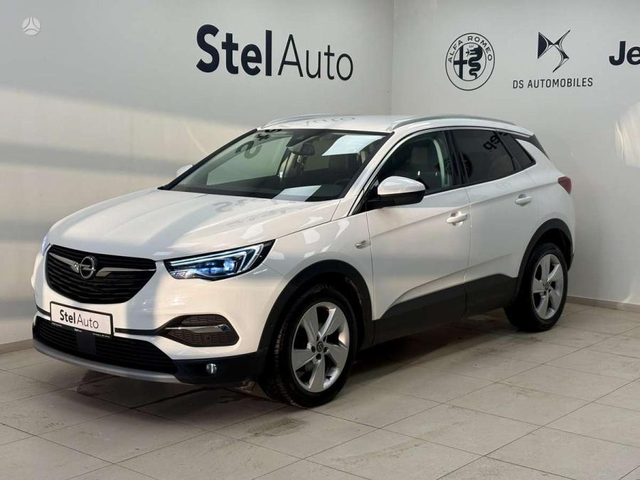 White Opel Grandland X 2018 in Vilnius, with an engine capacity of 1.56 L and mileage of 133 thousand km for 12500 €, photo 1 on AUTOMOTO.COM.LV