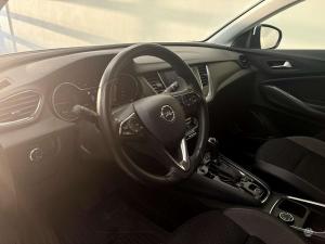 White Opel Grandland X 2018 in Vilnius, with an engine capacity of 1.56 L and mileage of 133 thousand km for 12500 €, photo 9 on AUTOMOTO.COM.LV