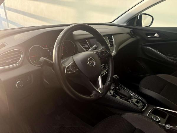 Balts Opel Grandland X 2018 Viļņa, ar dzinēja tilpumu 1.56 L un nobraukumu 133 tūkst. km par 12500 €, foto 9 vietnē AUTOMOTO.COM.LV