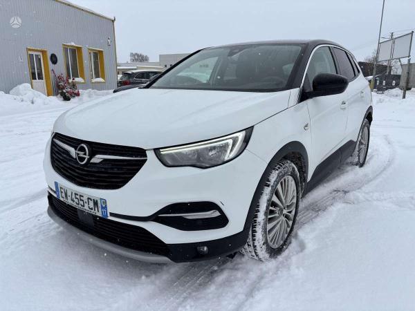 White Opel Grandland X 2018 in Taurage, with an engine capacity of 1.20 L and mileage of 95 thousand km for 9700 €, photo 1 on AUTOMOTO.COM.LV