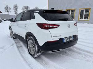 White Opel Grandland X 2018 in Taurage, with an engine capacity of 1.20 L and mileage of 95 thousand km for 9700 €, photo 7 on AUTOMOTO.COM.LV