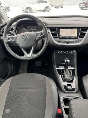 White Opel Grandland X 2018 in Taurage, with an engine capacity of 1.20 L and mileage of 95 thousand km for 9700 €, photo 16 on AUTOMOTO.COM.LV