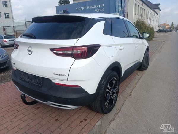 White Opel Grandland X 2018 in Kaunas, with an engine capacity of 1.60 L and mileage of 178 thousand km for 11800 €, photo 4 on AUTOMOTO.COM.LV