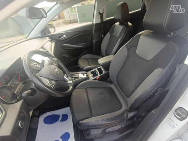 White Opel Grandland X 2018 in Kaunas, with an engine capacity of 1.60 L and mileage of 178 thousand km for 11800 €, photo 10 on AUTOMOTO.COM.LV