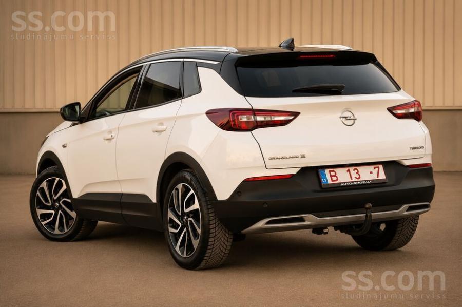 White Opel Grandland X 2018 in Tukums, with an engine capacity of 1.50 L and mileage of 188 thousand km for 10500 €, photo 4 on AUTOMOTO.COM.LV