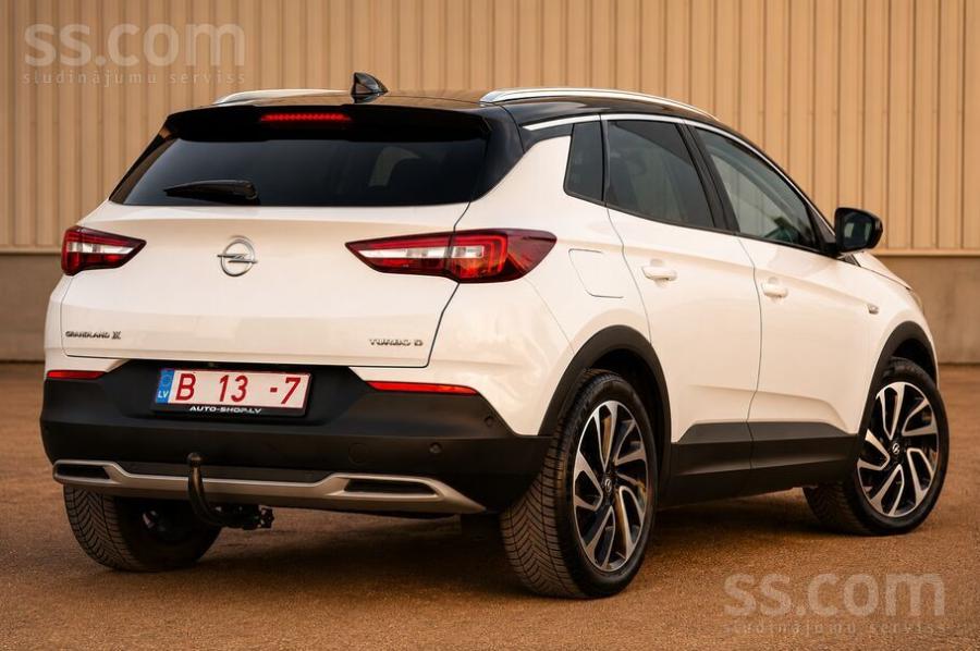 White Opel Grandland X 2018 in Tukums, with an engine capacity of 1.50 L and mileage of 188 thousand km for 10500 €, photo 5 on AUTOMOTO.COM.LV