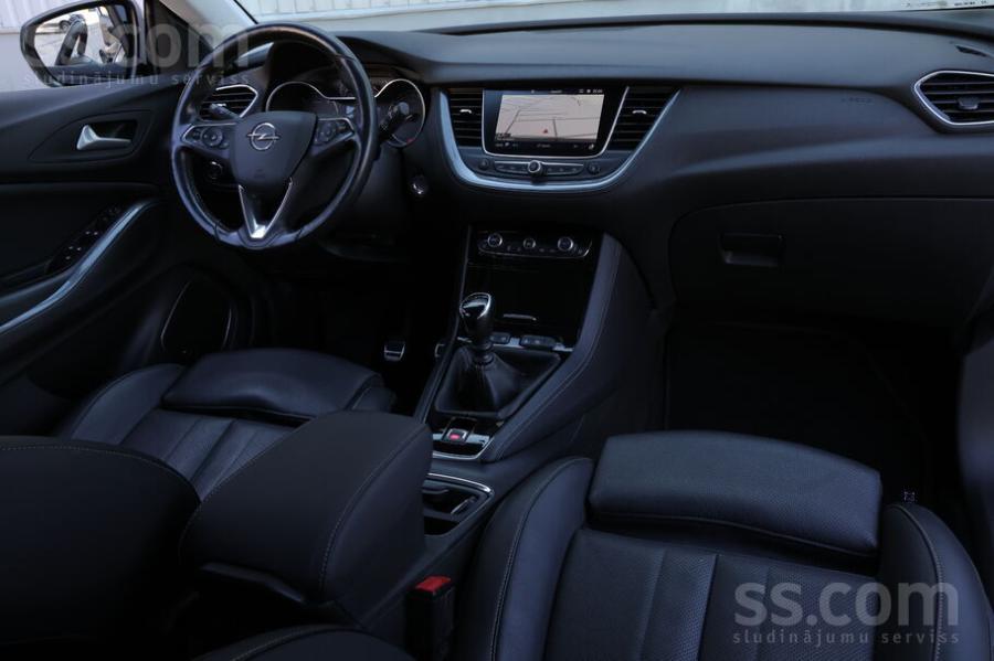 White Opel Grandland X 2018 in Tukums, with an engine capacity of 1.50 L and mileage of 188 thousand km for 10500 €, photo 6 on AUTOMOTO.COM.LV