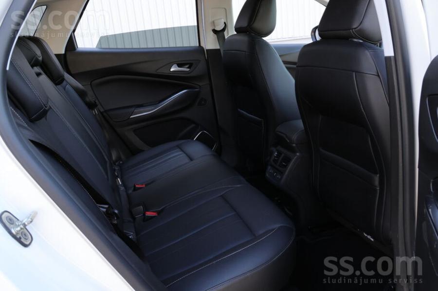 White Opel Grandland X 2018 in Tukums, with an engine capacity of 1.50 L and mileage of 188 thousand km for 10500 €, photo 10 on AUTOMOTO.COM.LV