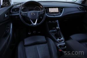 White Opel Grandland X 2018 in Tukums, with an engine capacity of 1.50 L and mileage of 188 thousand km for 10500 €, photo 19 on AUTOMOTO.COM.LV