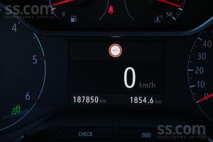 White Opel Grandland X 2018 in Tukums, with an engine capacity of 1.50 L and mileage of 188 thousand km for 10500 €, photo 29 on AUTOMOTO.COM.LV