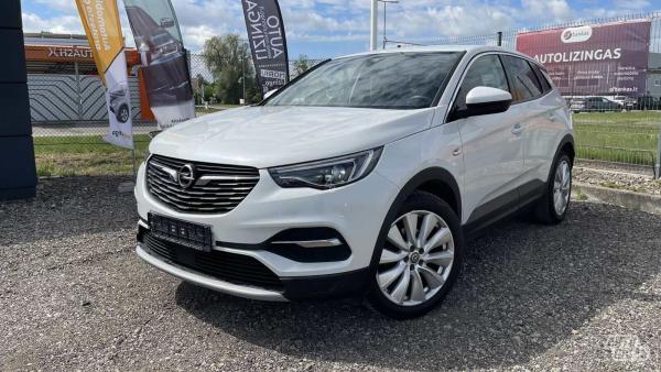 White Opel Grandland X 2018 in Marijampole, with an engine capacity of 1.60 L and mileage of 180 thousand km for 11690 €, photo 1 on AUTOMOTO.COM.LV