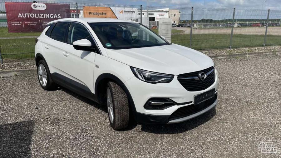 White Opel Grandland X 2018 in Marijampole, with an engine capacity of 1.60 L and mileage of 180 thousand km for 11690 €, photo 4 on AUTOMOTO.COM.LV